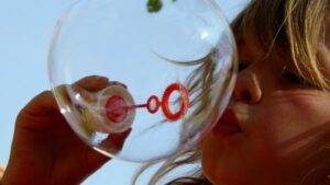 Jeux d'eaux pour de jeunes enfants : ludiques et bénéfiques